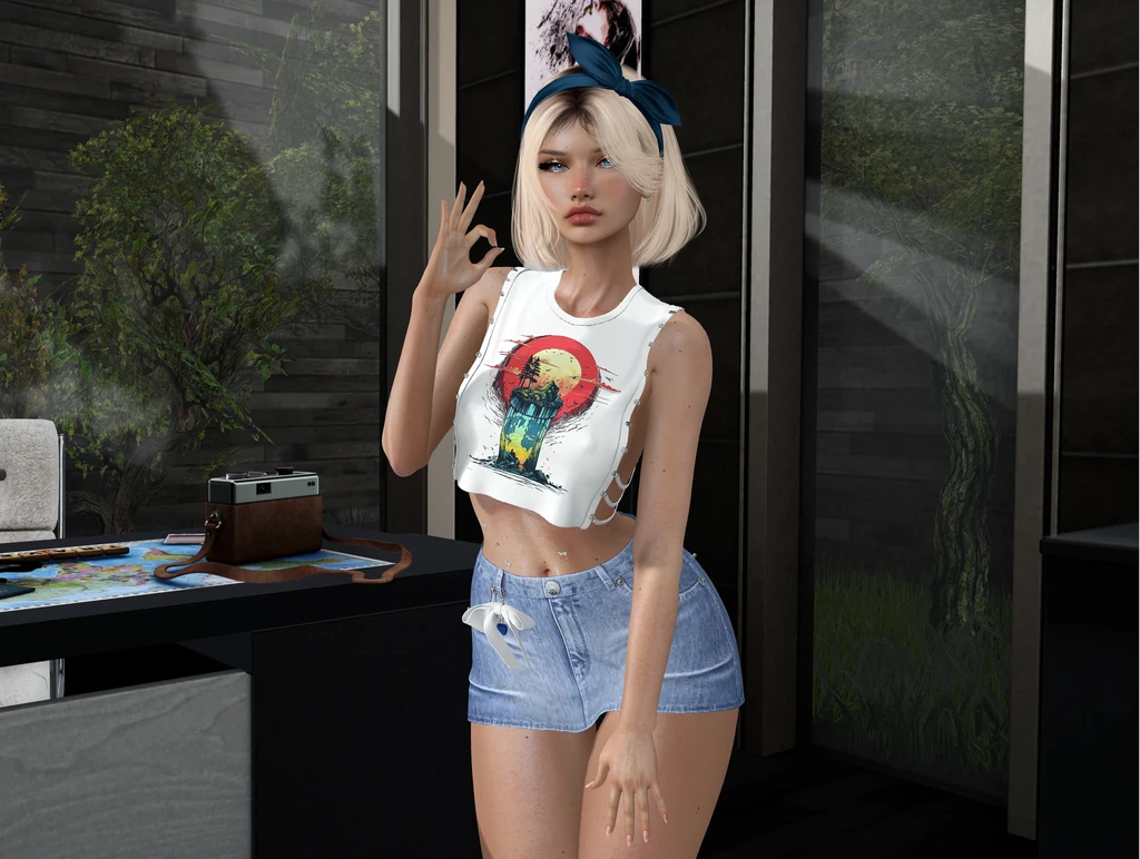 NaughtyKira (@naughtykira.resident)